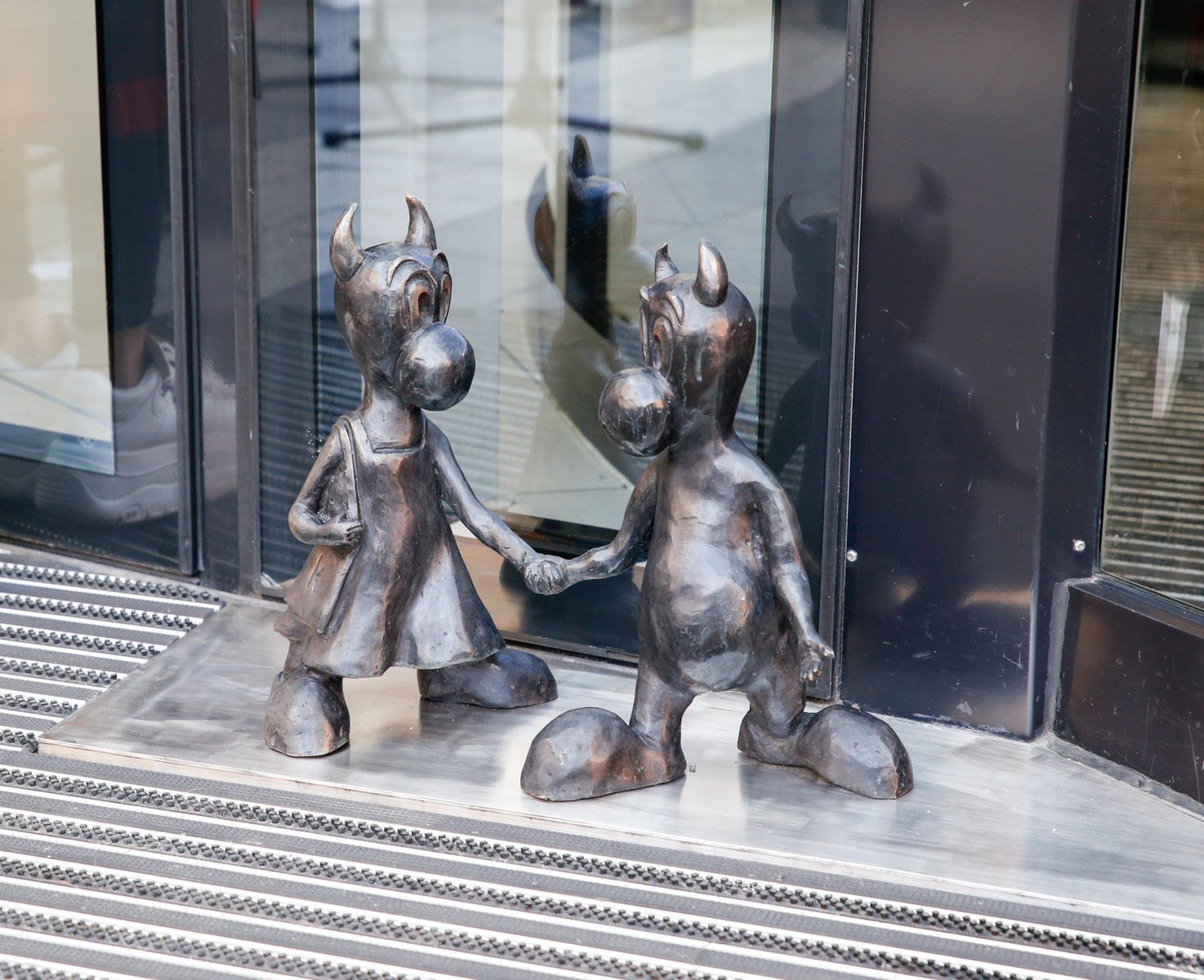 Katowice. Beboki wybrały się na zakupy, miasto ma nowy symbol ...