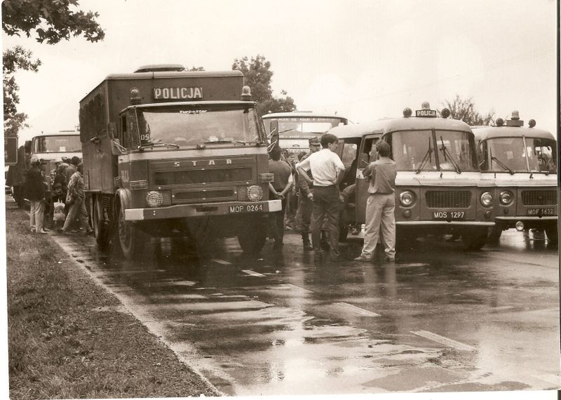 Milicyjne i wojskowe pojazdy z czasów stanu wojennego