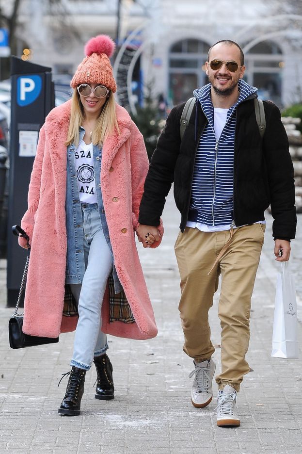 Ewa Chodakowska w zimowej stylizacji spaceruje po Warszawie - Pudelek