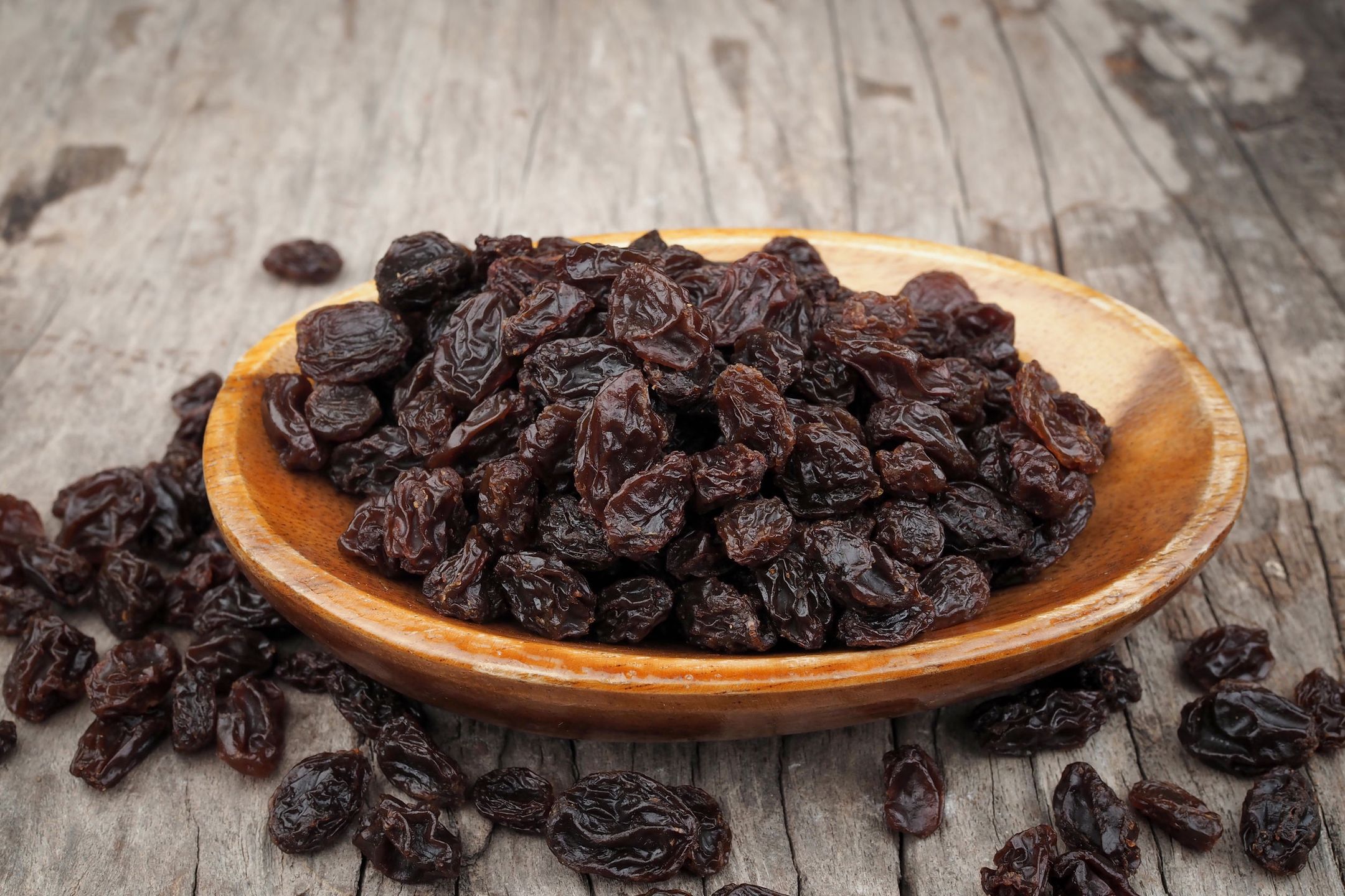 Dlaczego warto jeść rodzynki? 5 korzyści dla zdrowia - WP Kuchnia