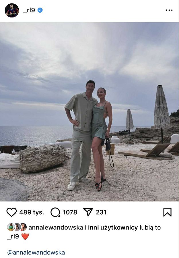 Anna i Robert Lewandowscy prężą muskuły na wakacyjnej fotce. Fani są ...