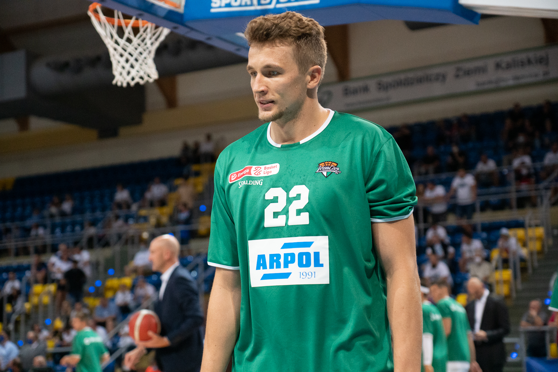 EBL. Całkowite uszkodzenie ACL. Szymkiewicz już po zabiegu, a przed ...