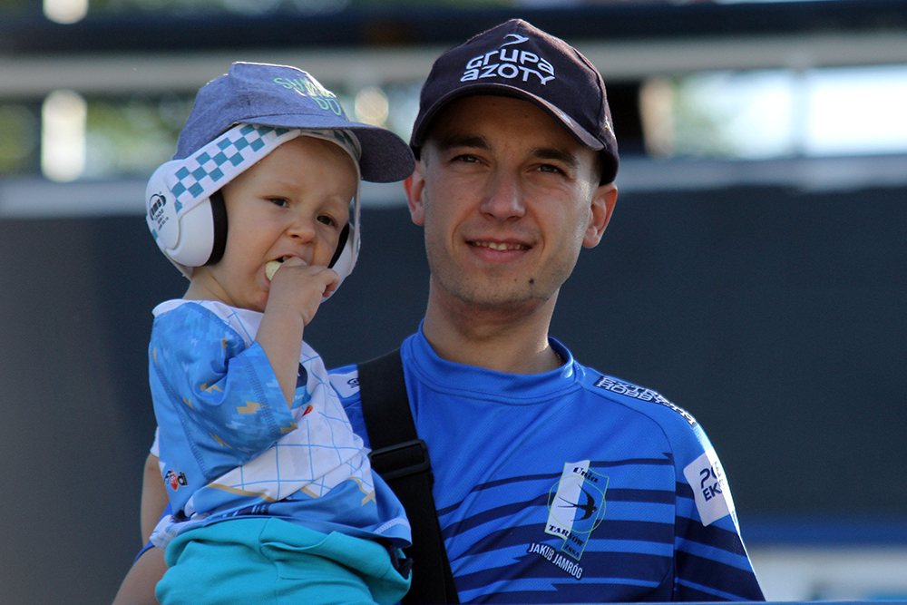 Krzywdzące opinie ekspertów. Jamróg potrafi jeździć na wyjazdach - WP ...