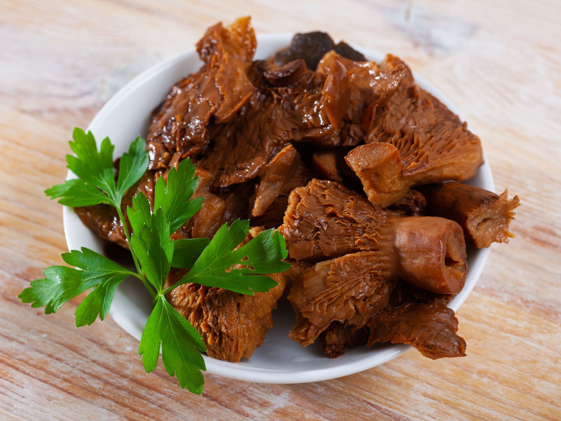 Rydze marynowane. Skarby jesieni w słodkiej zalewie octowej