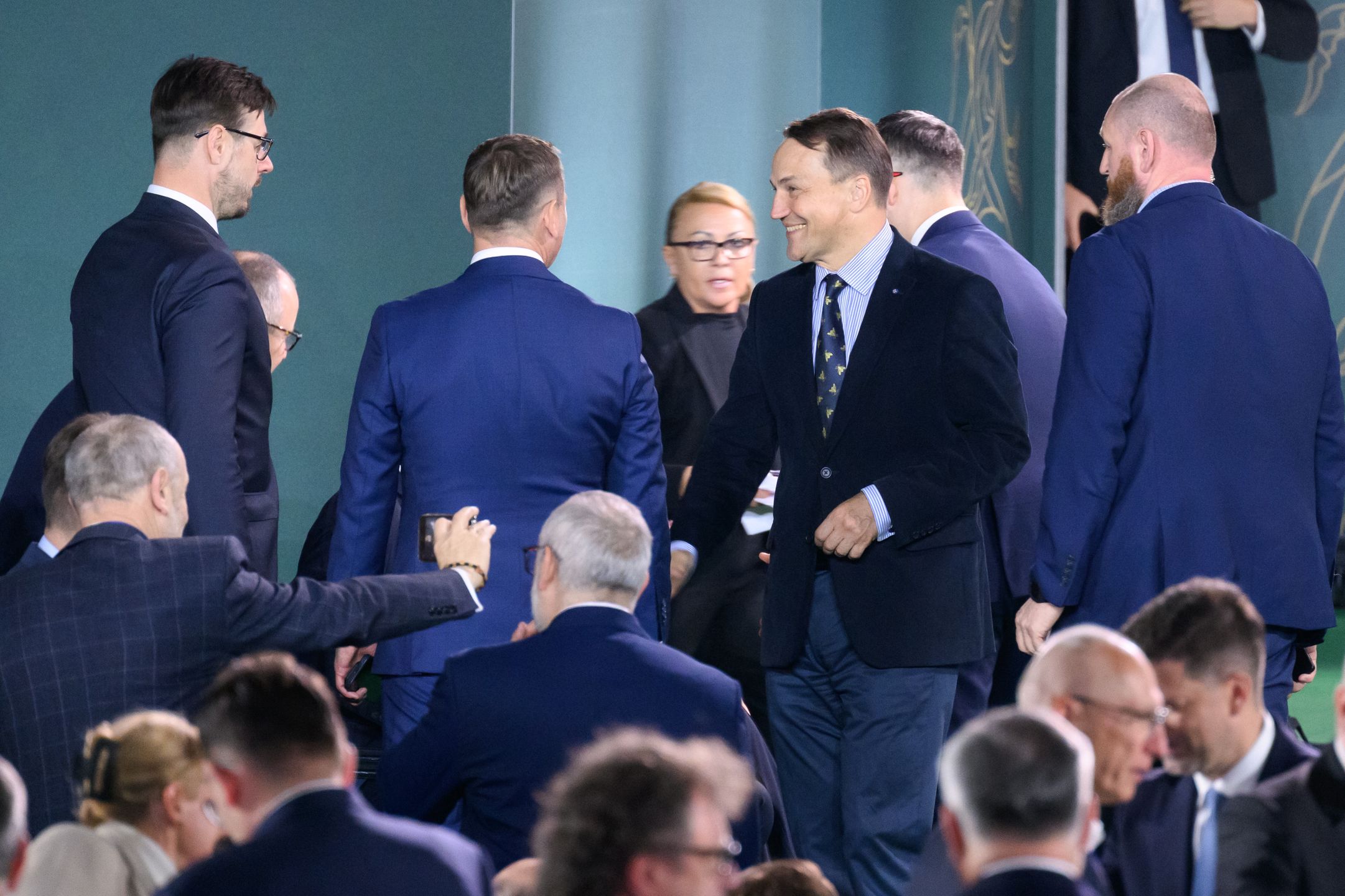 Sikorski wbił szpilę Dudzie. Mówił o znajomości języków