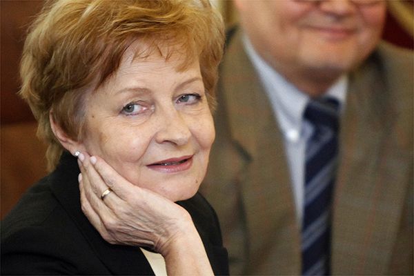 "Komorowski nie jest Ludwikiem XIV. Powinien się wytłumaczyć" - WP ...