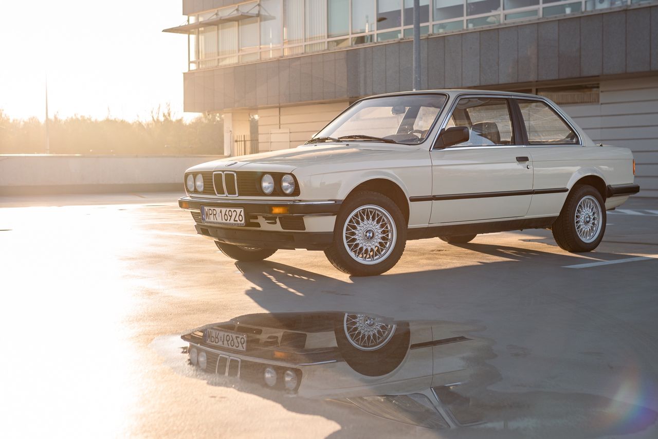 Test: BMW E30 316 - 40 lat temu pokazało, jak powinna wyglądać ...