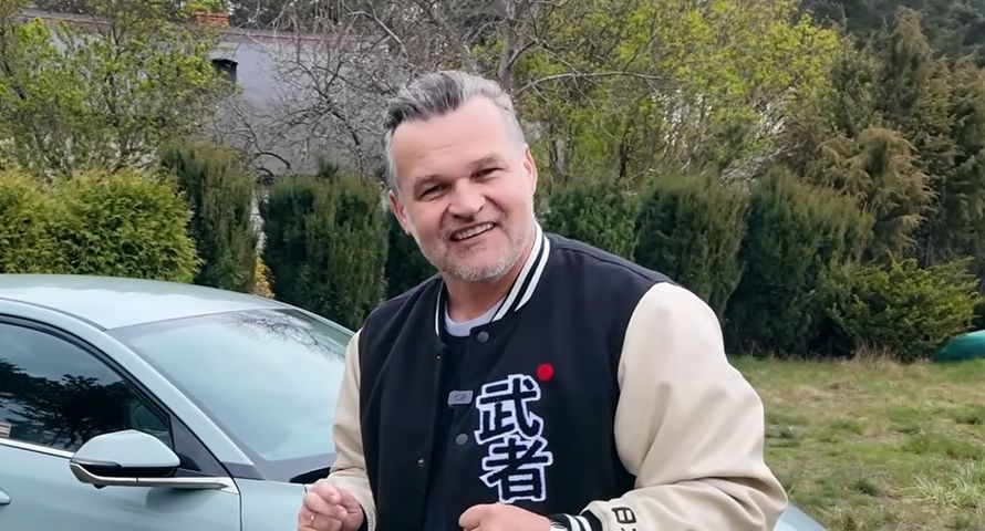 Adam Kornacki znów w telewizji. Rusza "AutoZakup"