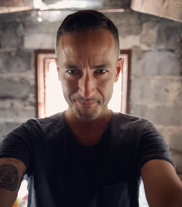 Dostał pracę w "nowej" TVP, wytrzymał tydzień. Obnażył kulisy pracy w ...