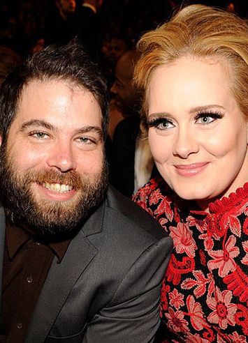 Adele rozlicza się z byłym mężem w nowej piosence. Kim jest Simon Konecki?