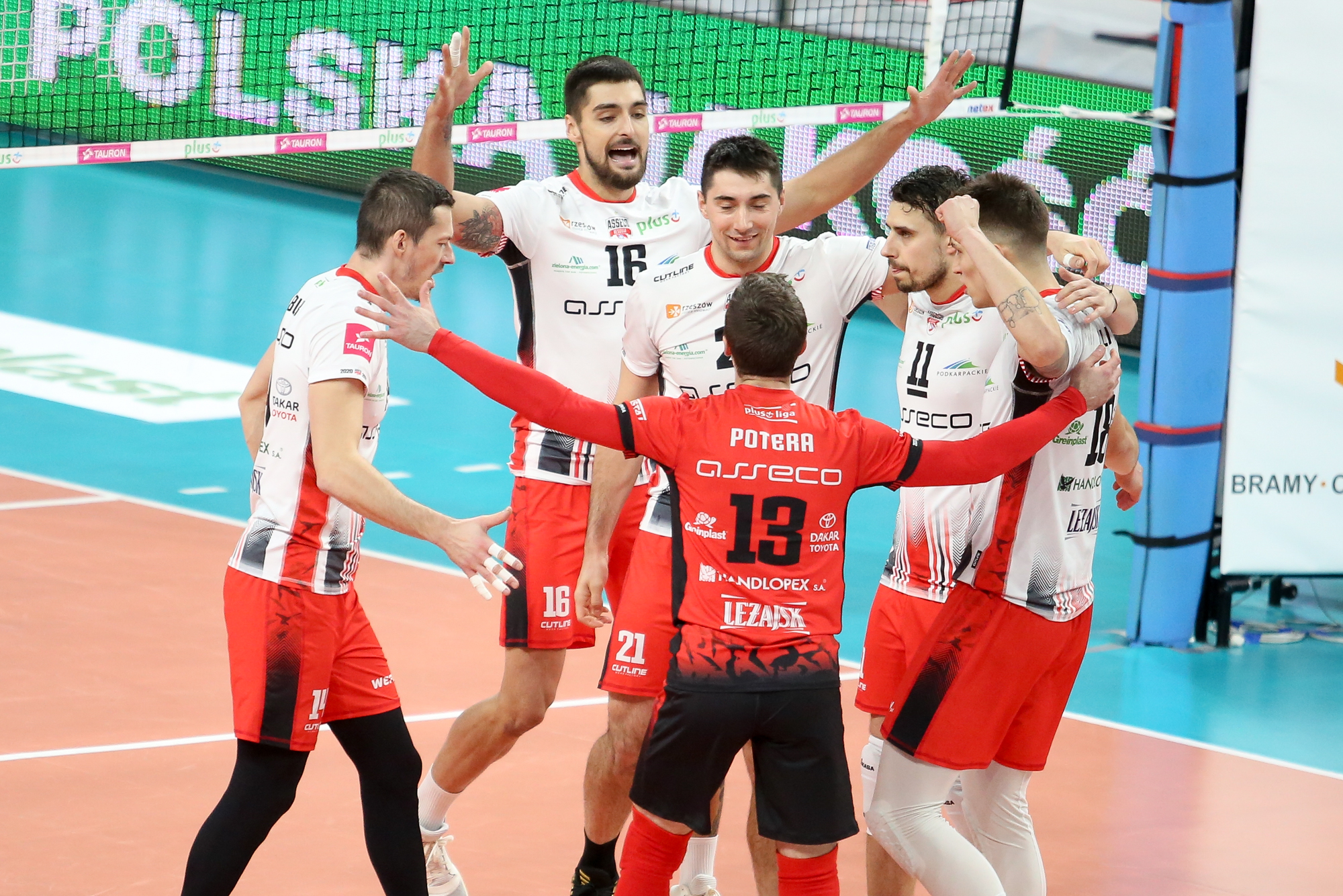 PlusLiga: Asseco Resovia pnie się w tabeli. Cuprum Lubin wraca z Rzeszowa bez punktów - WP ...