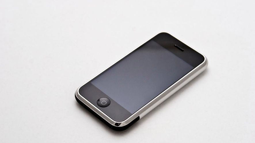 10 lat temu pokazano pierwszego iPhone'a. Kiedy zobaczymy ostatniego ...