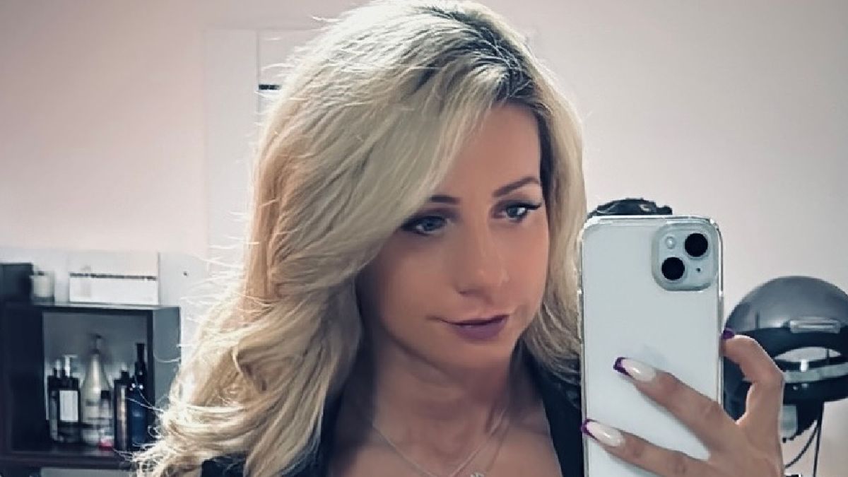 Mówili, że siłownia zrobi z niej faceta. Pokazała się w miniówce