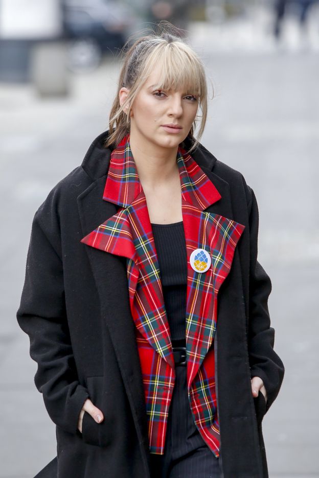 Sarsa musiała przejść dwie operacje. Groziła jej UTRATA SŁUCHU - Pudelek