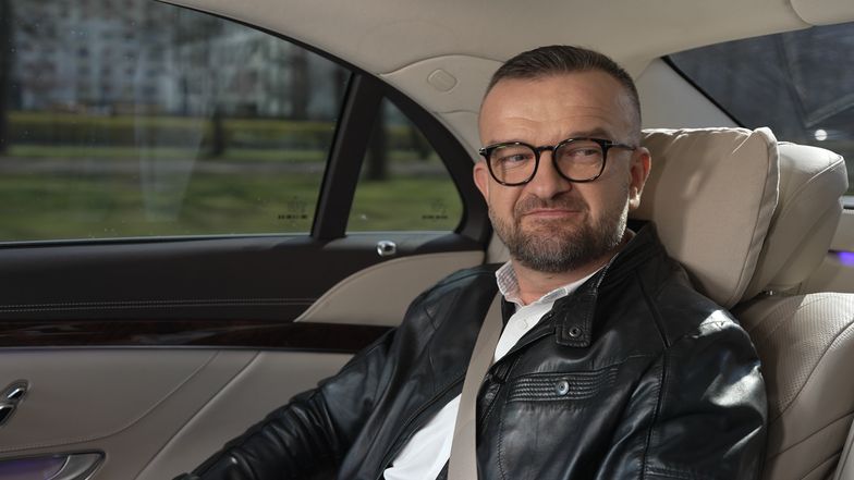Zaczynał na stadionie. Dziś ma 120 salonów i obraca milionami - Money.pl