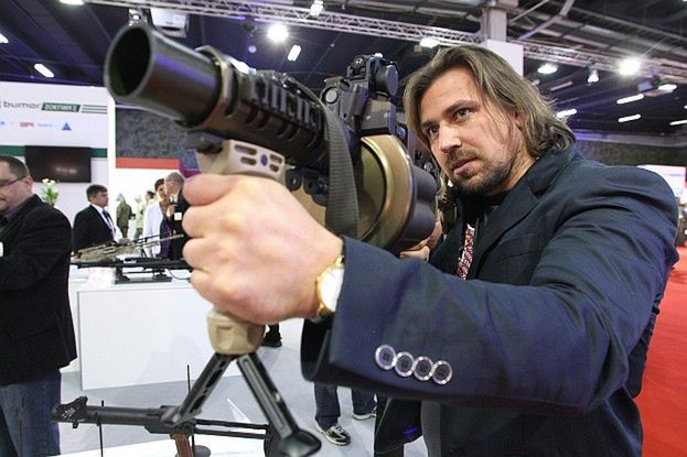 Agent Tomek MIAŁ WYPADEK! ROZBIŁ PORSCHE! - Pudelek