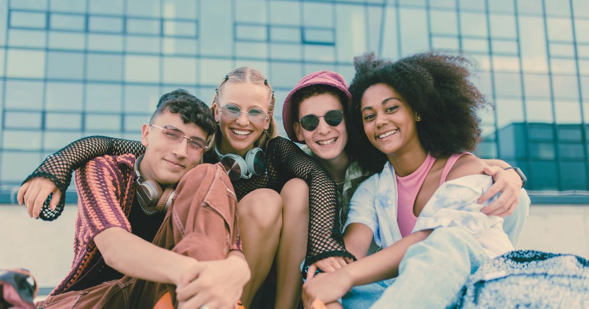 Moda na przeszłość: Czemu Gen Z tęskni za czasami, których nie pamięta ...