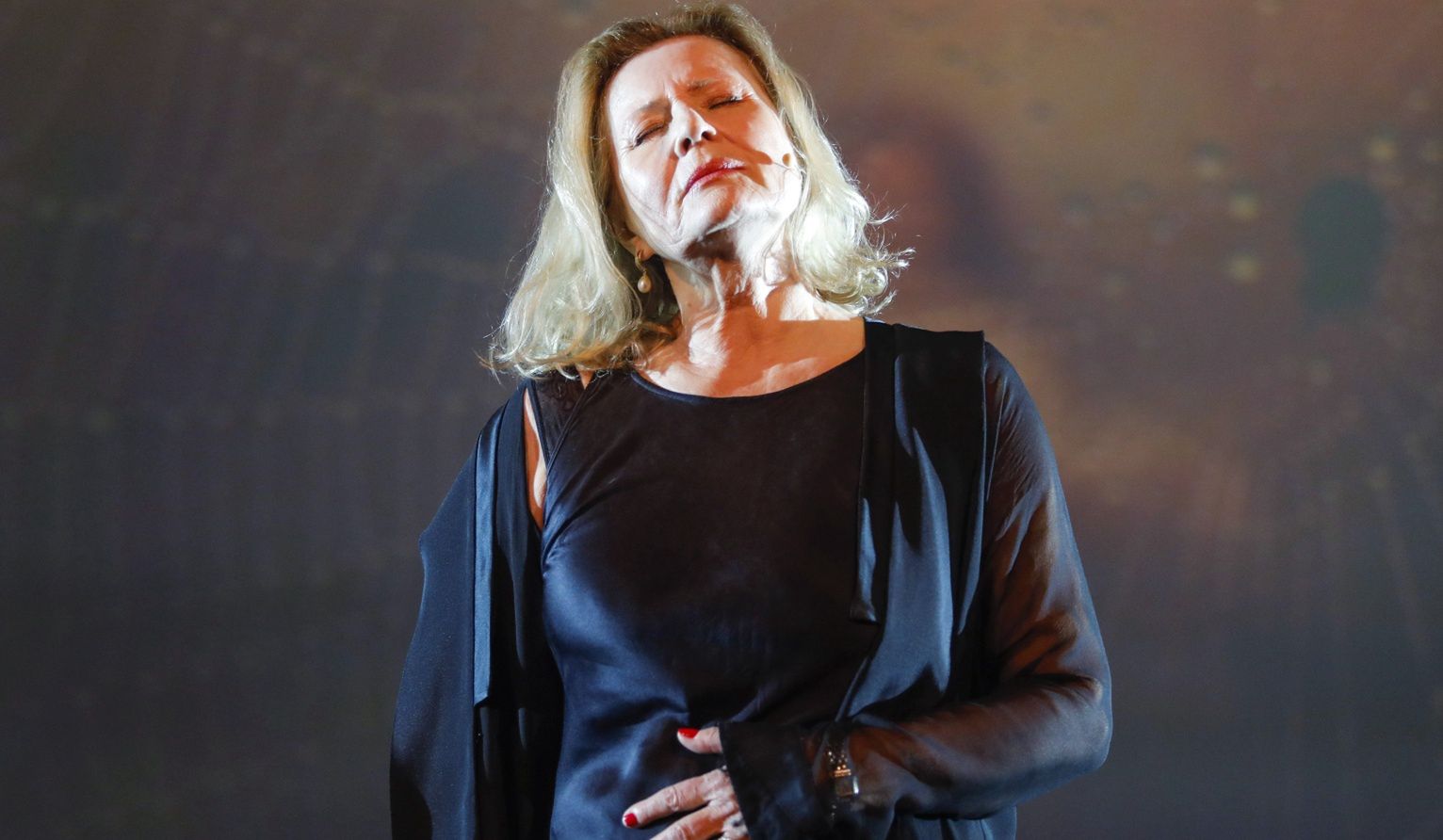 Wytknięto jej to już na starcie. Szapołowska zbyt nonszalancka?!