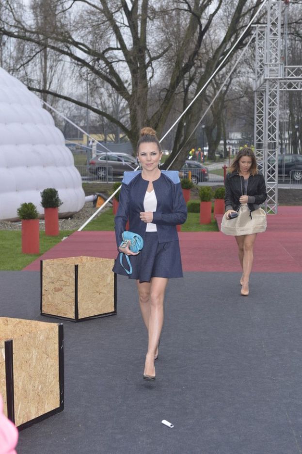 Herbuś i Kwaśniewska W PIERWSZYM RZĘDZIE na pokazie! - Pudelek