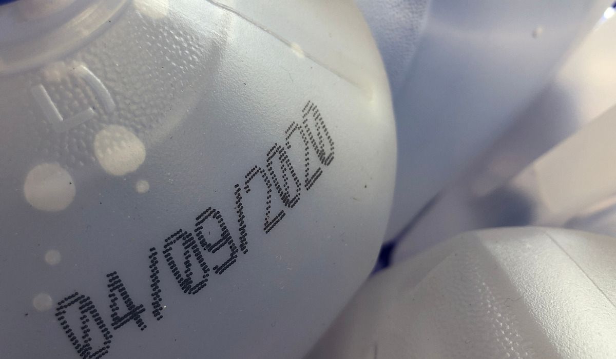 Czym różni się data przydatności od daty ważności? Warto to wiedzieć