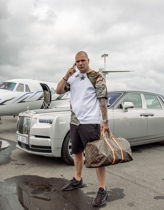 Budda kupił auto za 14 MILIONÓW?! "Ile on ma lat? 24? Już mnie wkurza ...