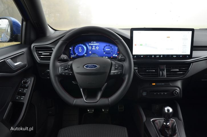 Porównanie Forda Focusa 1.0 EcoBoost Hybrid z Mazdą 3 2.0 e-Skyactiv X. Czy mały silnik może ...