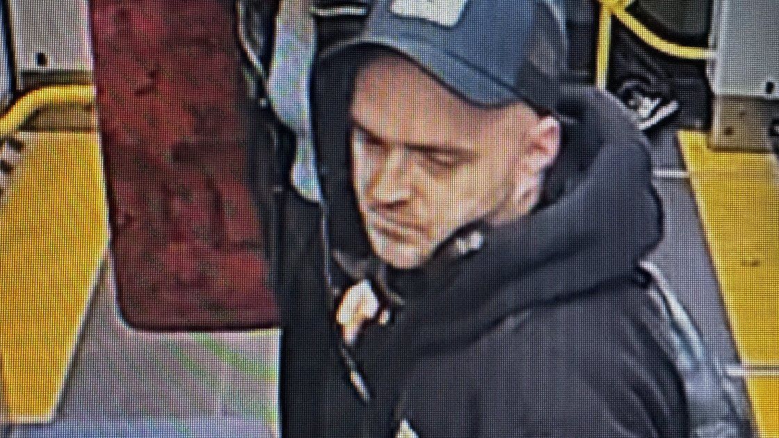 Warszawa: Pobił mężczyznę w tramwaju i spokojnie usiadł obok. Policja ...