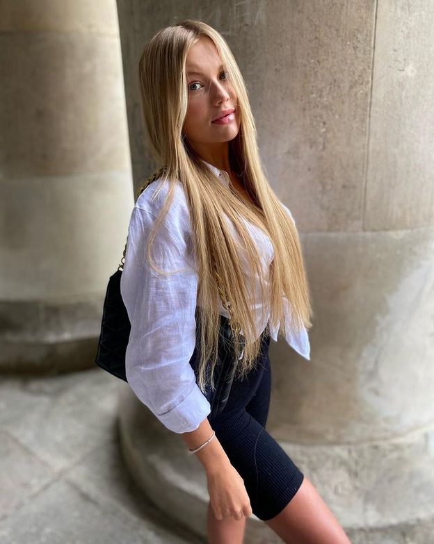 Ojczym 24-letniej Andziaks ma nową partnerkę! Jest młodsza od jego ... Ojczym 24-letniej Andziaks ma nową partnerkę! Jest młodsza od jego ...