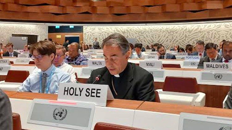 AI i praca. Stolica Apostolska broni godności człowieka