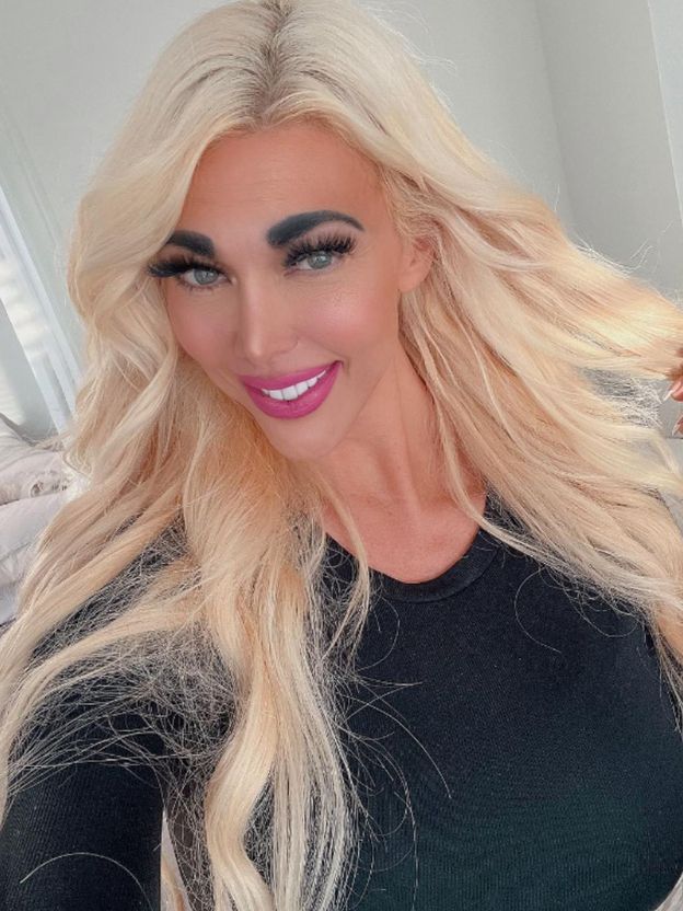 Tak wygląda dziś Isis Gee. Nie poznacie jej po zabiegach - Pudelek