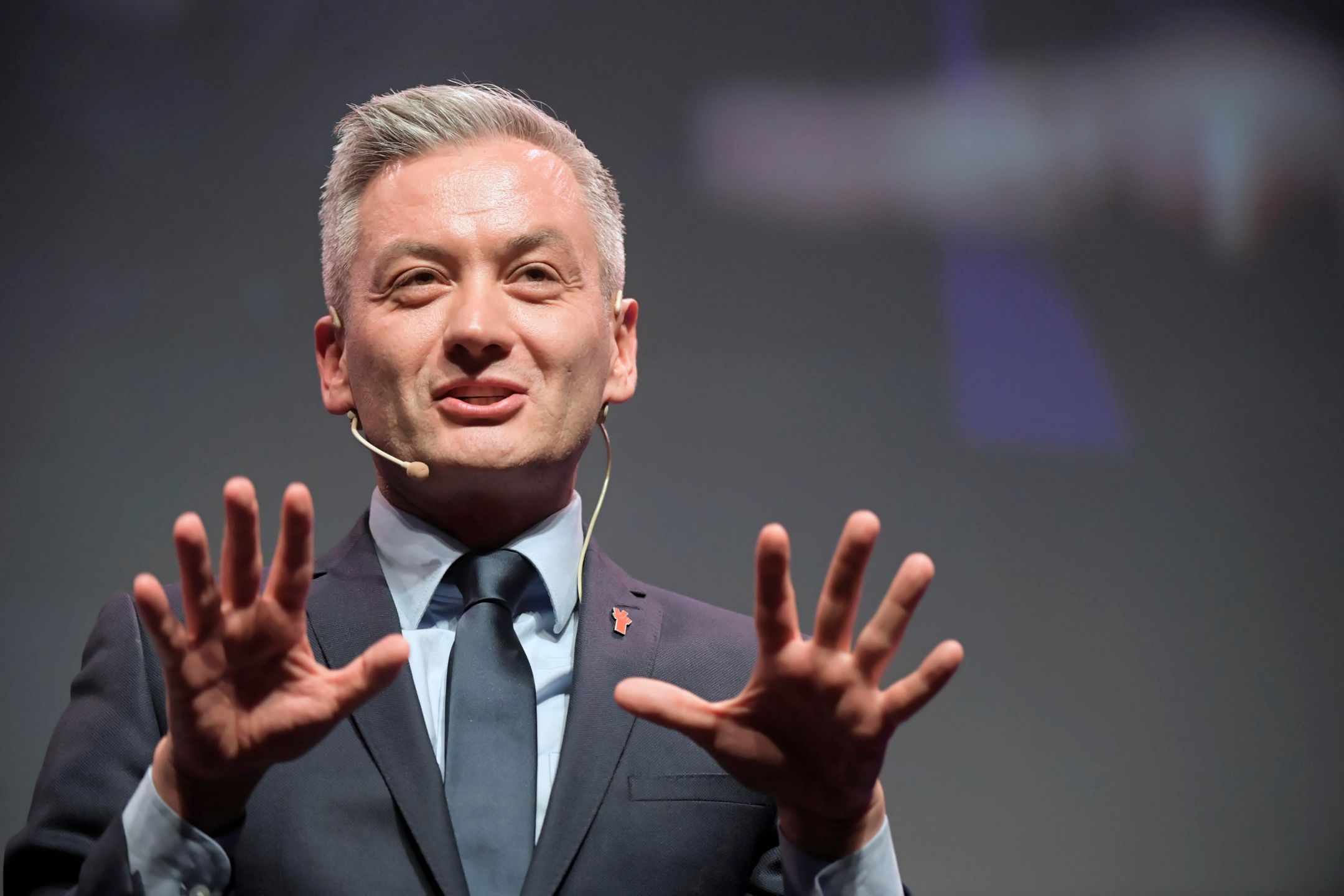 Fejfer: Wiosna Biedronia, czyli partia "dosyć" lewicowa [OPINIA] - WP ...