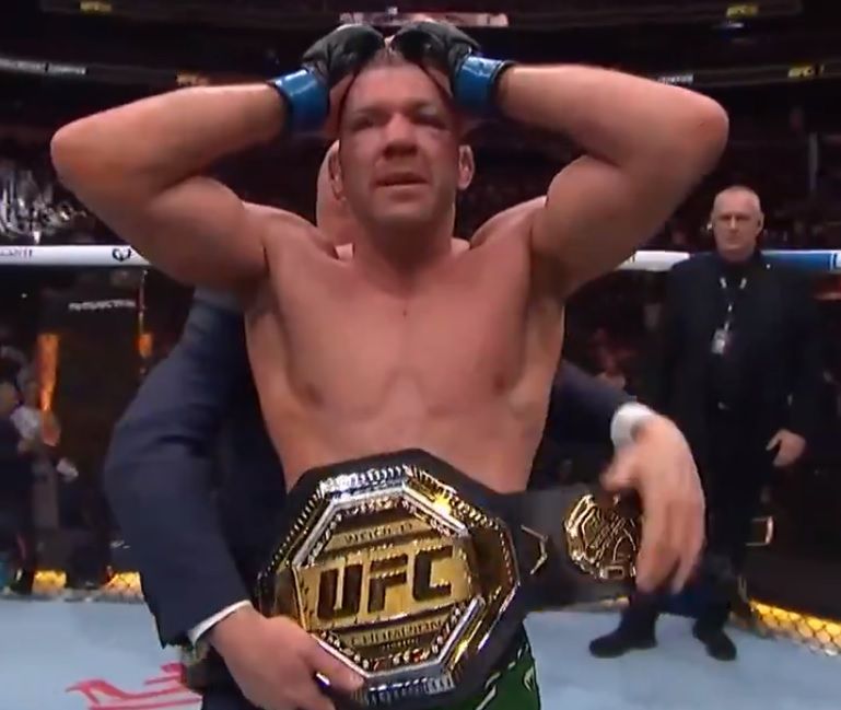 Szok! Były mistrz KSW sięgnął po pas UFC - WP SportoweFakty