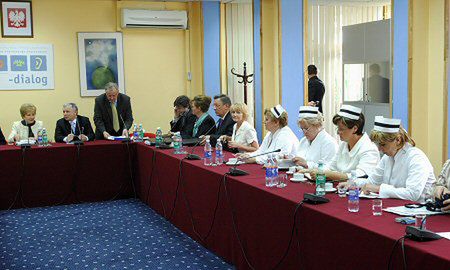 Premier: mam dobre informacje dla pielęgniarek - WP Wiadomości