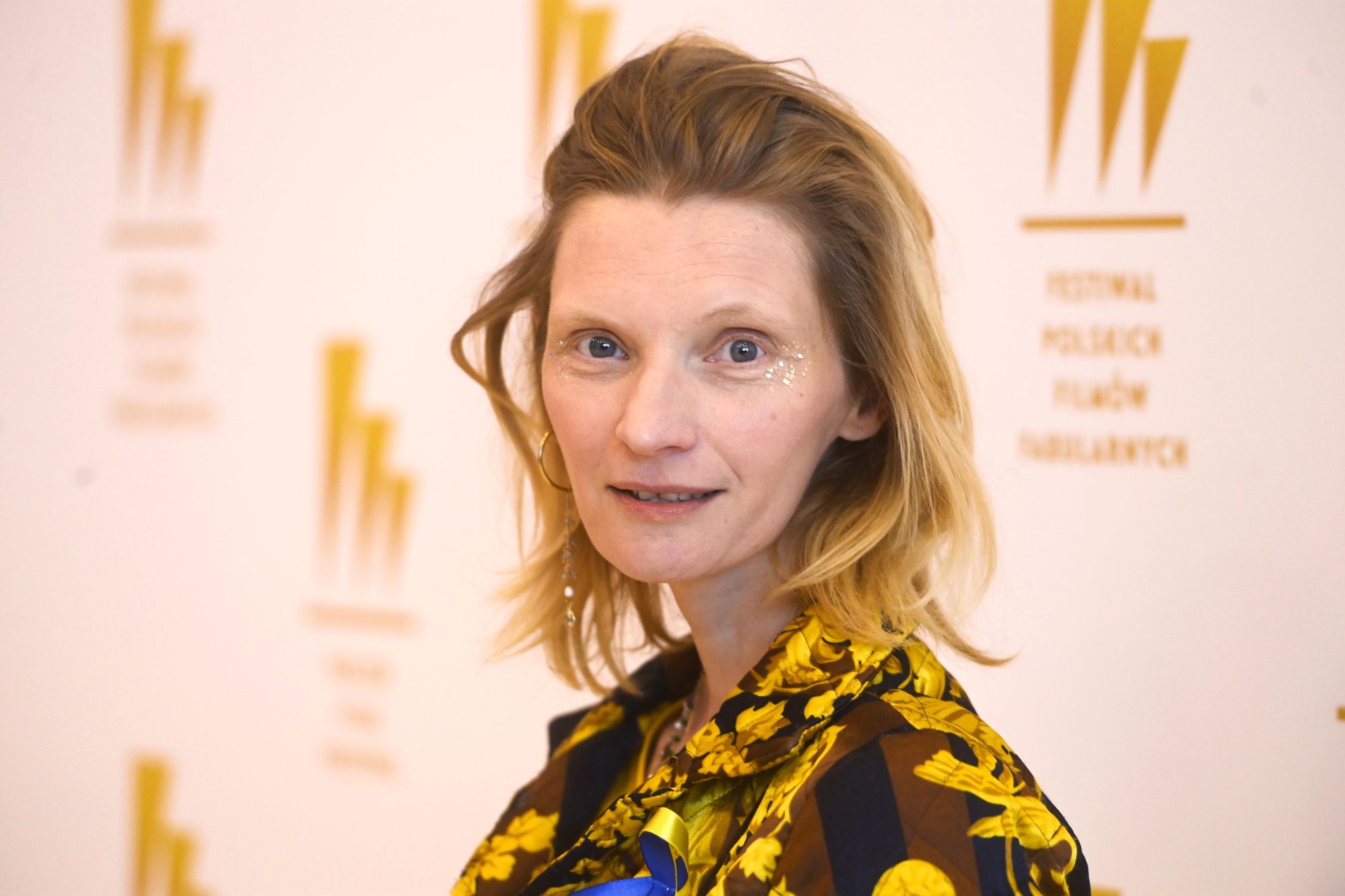 Agata Buzek na 47. FPFF w Gdyni. Stylizacja zaskakuje - WP Kobieta