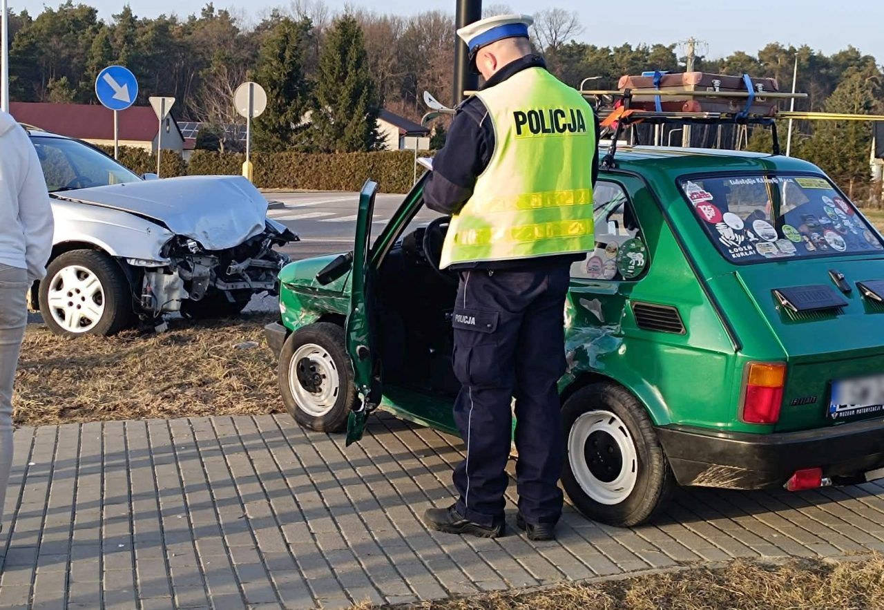 Świdnik: Maluch zderzył się z Toyotą. Dwie osoby ranne