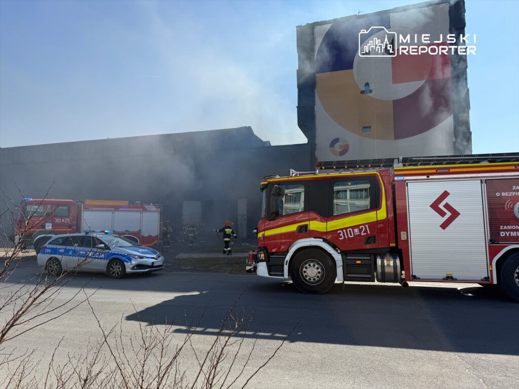 Warszawa: Pożar na terenie centrum handlowego Modlińska 6D.