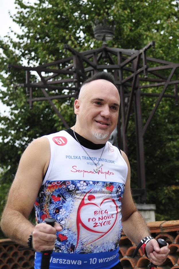 Tak dziś wygląda Szymon Wydra. Muzyk od niedawna ma nową pracę - Pudelek