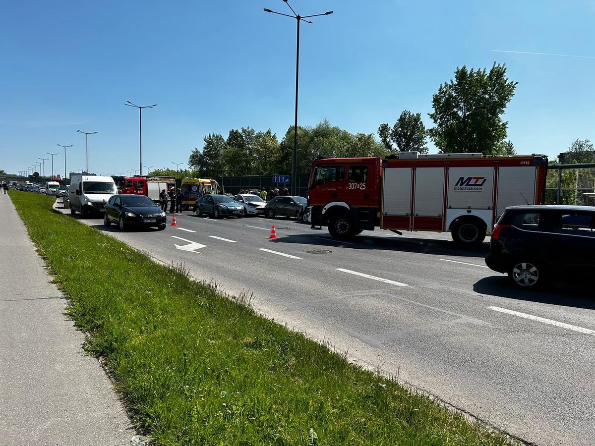 Karambol w Krakowie. Duże utrudnienia w ruchu - WP Wiadomości