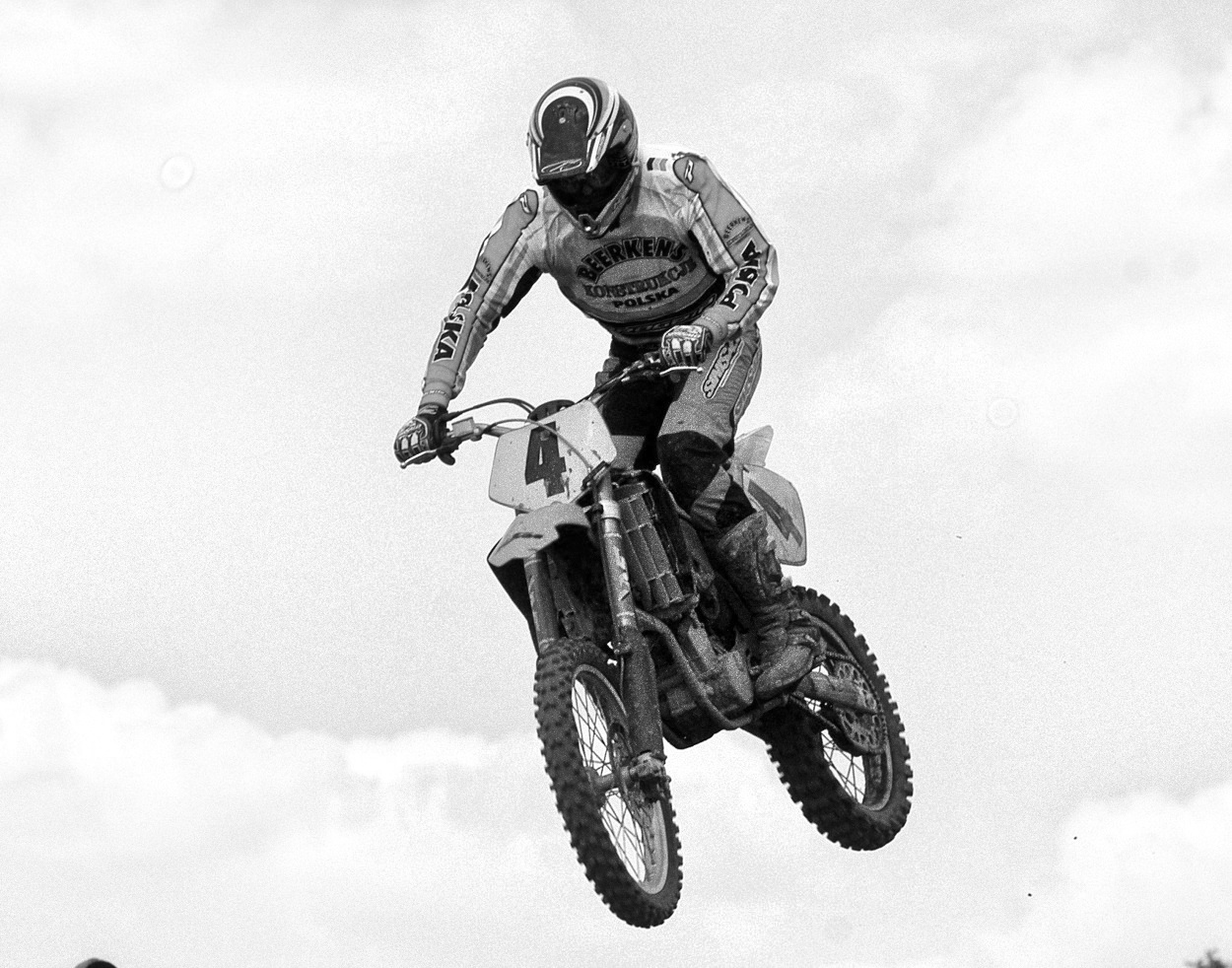 Jacek Lonka nie żyje. Kolejna tragedia w rodzinie - WP SportoweFakty Jacek Lonka nie żyje. Kolejna tragedia w rodzinie - WP SportoweFakty