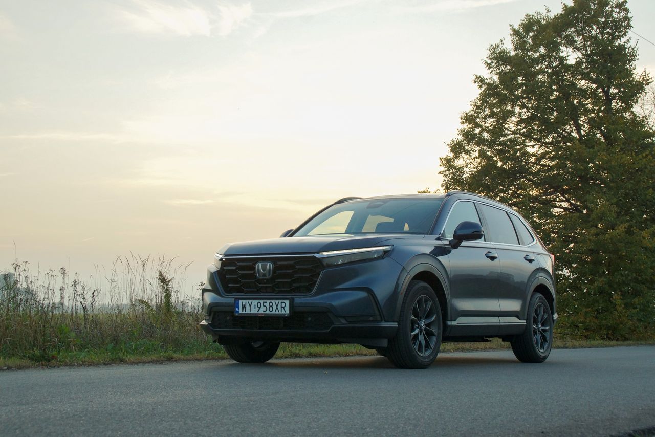 Test: Honda CR-V e:HEV AWD – nie jeździj autostradą, to może się polubicie