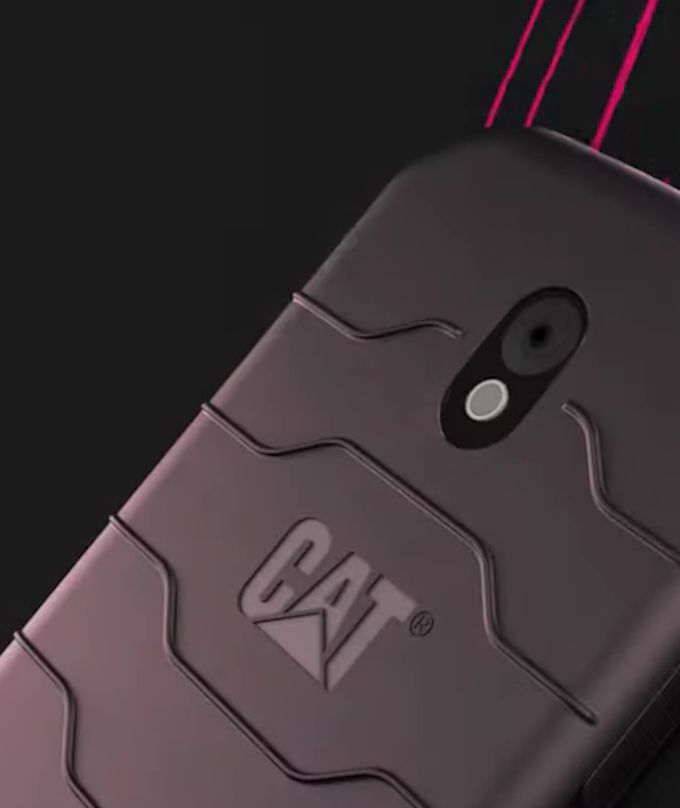 CAT S32 oficjalnie. Wzmocniony smartfon, który obsłużysz nawet w deszczu