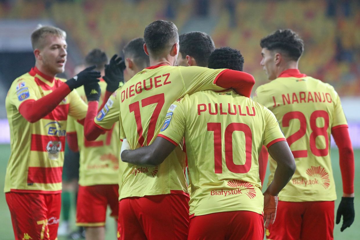 Pokaz mocy Jagiellonii. Mistrz Polski na kolanach - WP SportoweFakty