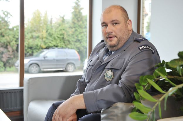 Tak dziś wygląda Piela z "Ojca Mateusza". Schudł 30 kg - Pudelek