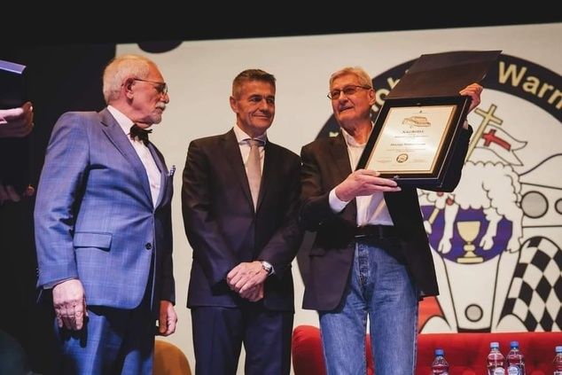 Ma już 80 lat i nie myśli o końcu kariery. Docenili legendę