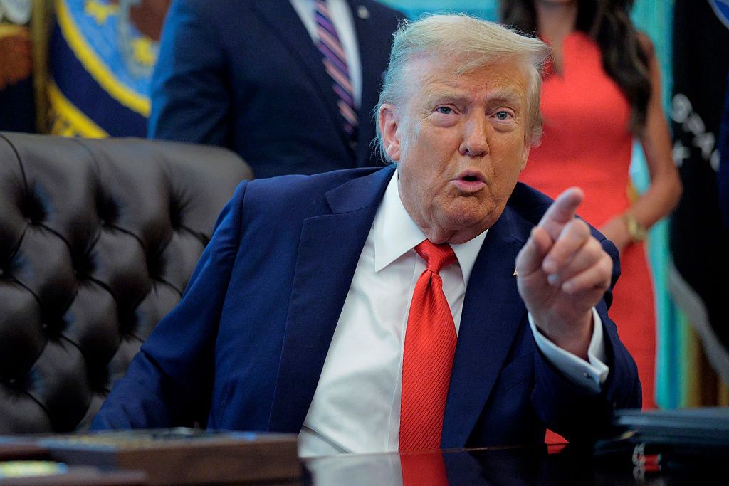 Cła Trumpa. Te usługi zawiesiło już 25 państw