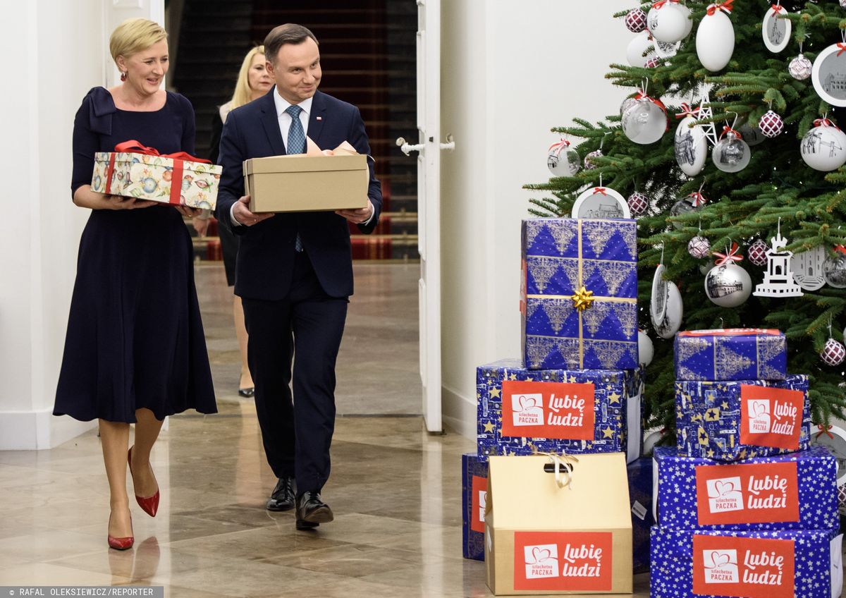 Życzenia świąteczne od pary prezydenckiej. "Pamiętajmy o potrzebujących" - WP Wiadomości
