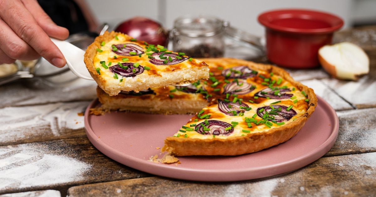 Krucha tarta z czerwoną cebulą to przepis, który wywołuje zachwyt. To ...