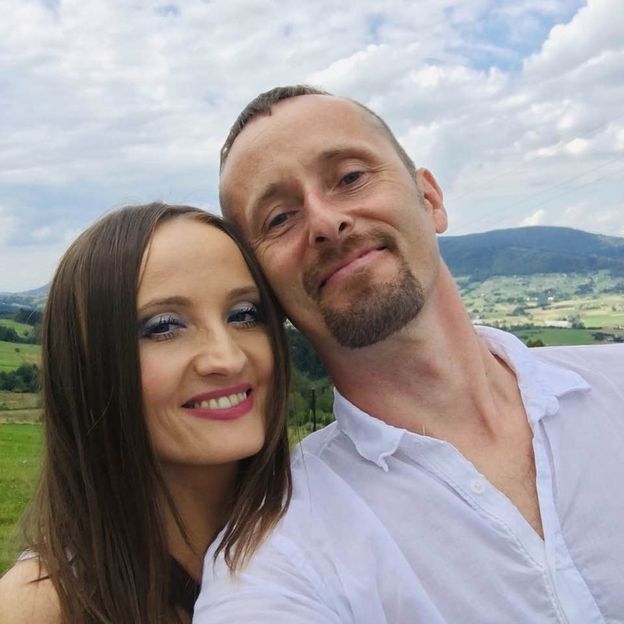 Justyna Dobrosz-Oracz od lat jest mężatką. Wiemy, jak wygląda jej partner - Pudelek