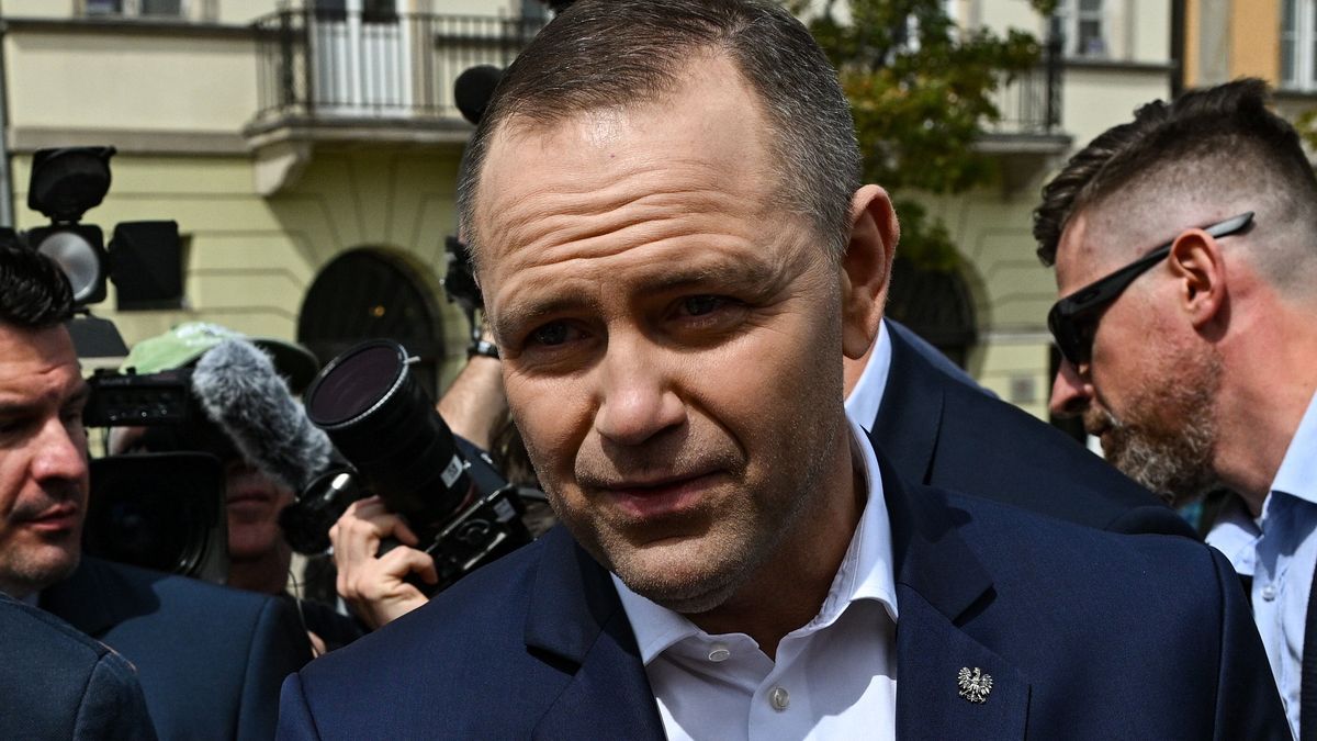 Polacy ocenili parę prezydencką, rząd wysłał samolot do Pekinu [SKRÓT ...