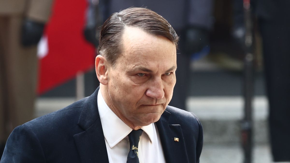 Sikorski reaguje na raport Rosjan. "Nie macie prawa"